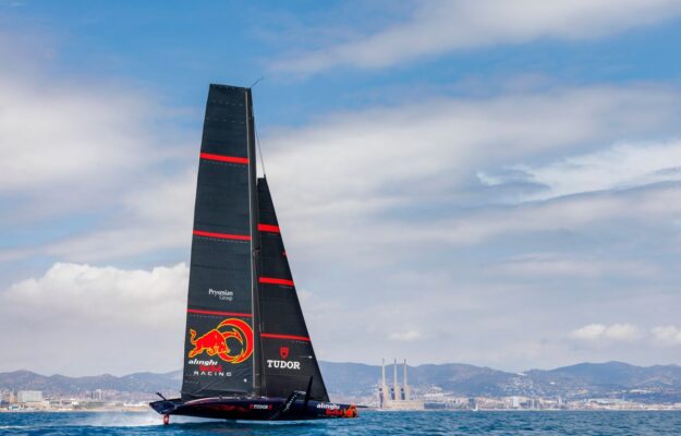 ColleMassari “Official Wine Supplier” del team Alinghi Red Bull Racing ...