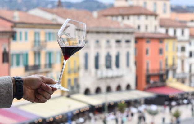 Da Verona a Padova, per assaggiare i vini veneti ad “Amarone Opera ...