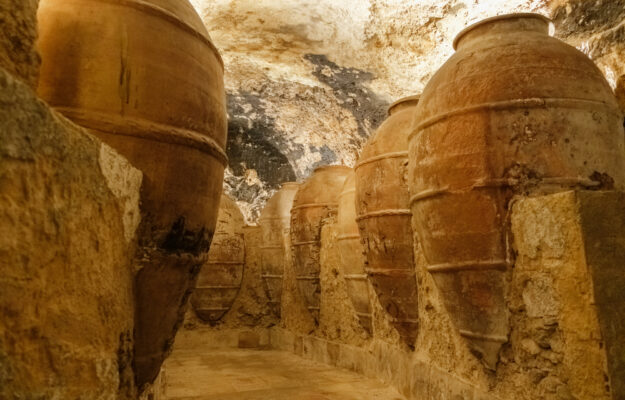 Dall’origine del vino ad oggi, il ritorno dell’anfora, tra narrazione ...