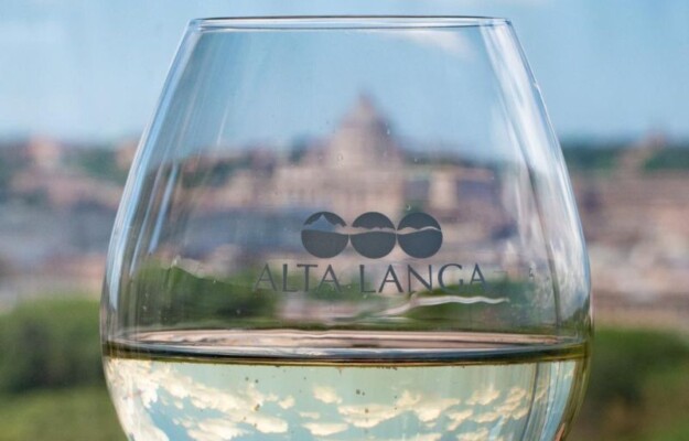 Viva le bollicine, “regine” dell’estate con l’“Alta Langa Roma” e ...